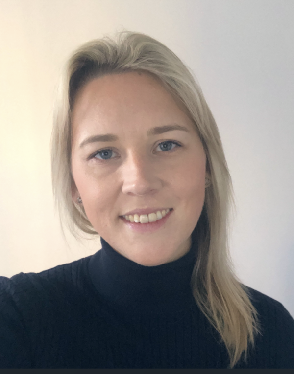 Committee – Association of Lipspeakers With Additional Sign